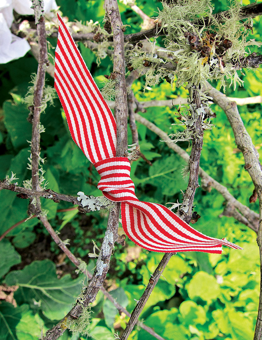 DIY Christmas tree for under $15